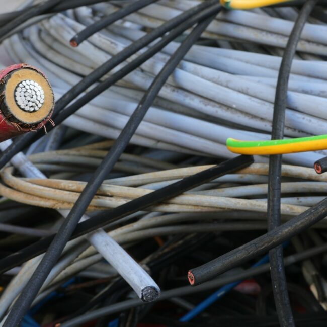 Insulated vs Non-Insulated Wire: Cost, Safety & Usage Guide